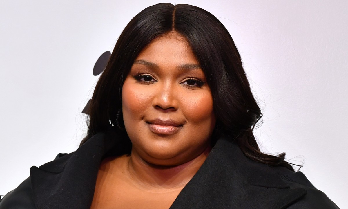 Lizzo Opens Up About 'Life-Saving' Moment With Fan During 'Dark' Time