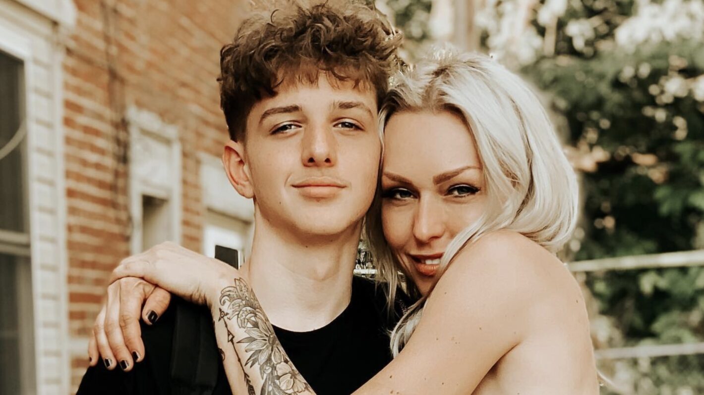 ‘American Pickers’: Mike Wolfe’s Girlfriend to Become Grandma at 46