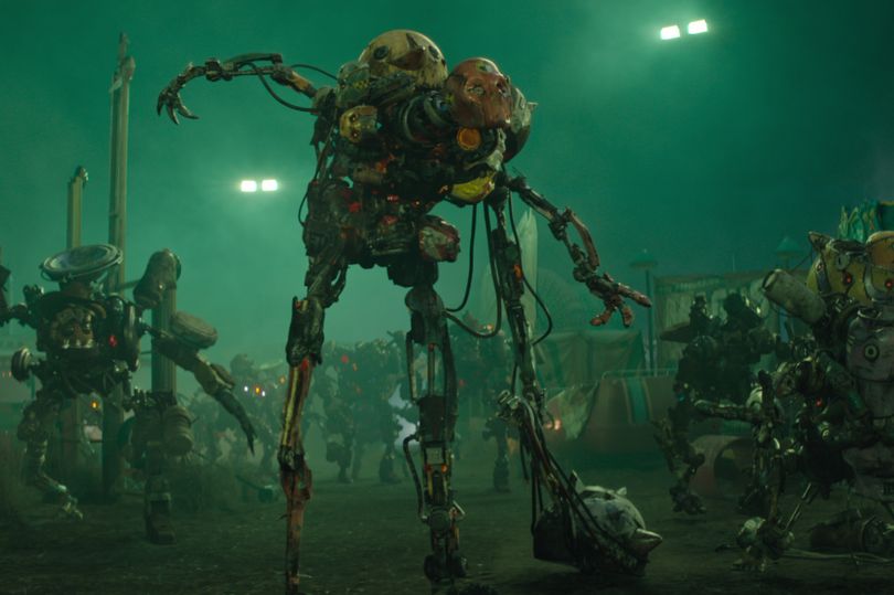 Netflix fans told 'don't waste your time' on Marvel directors' new film