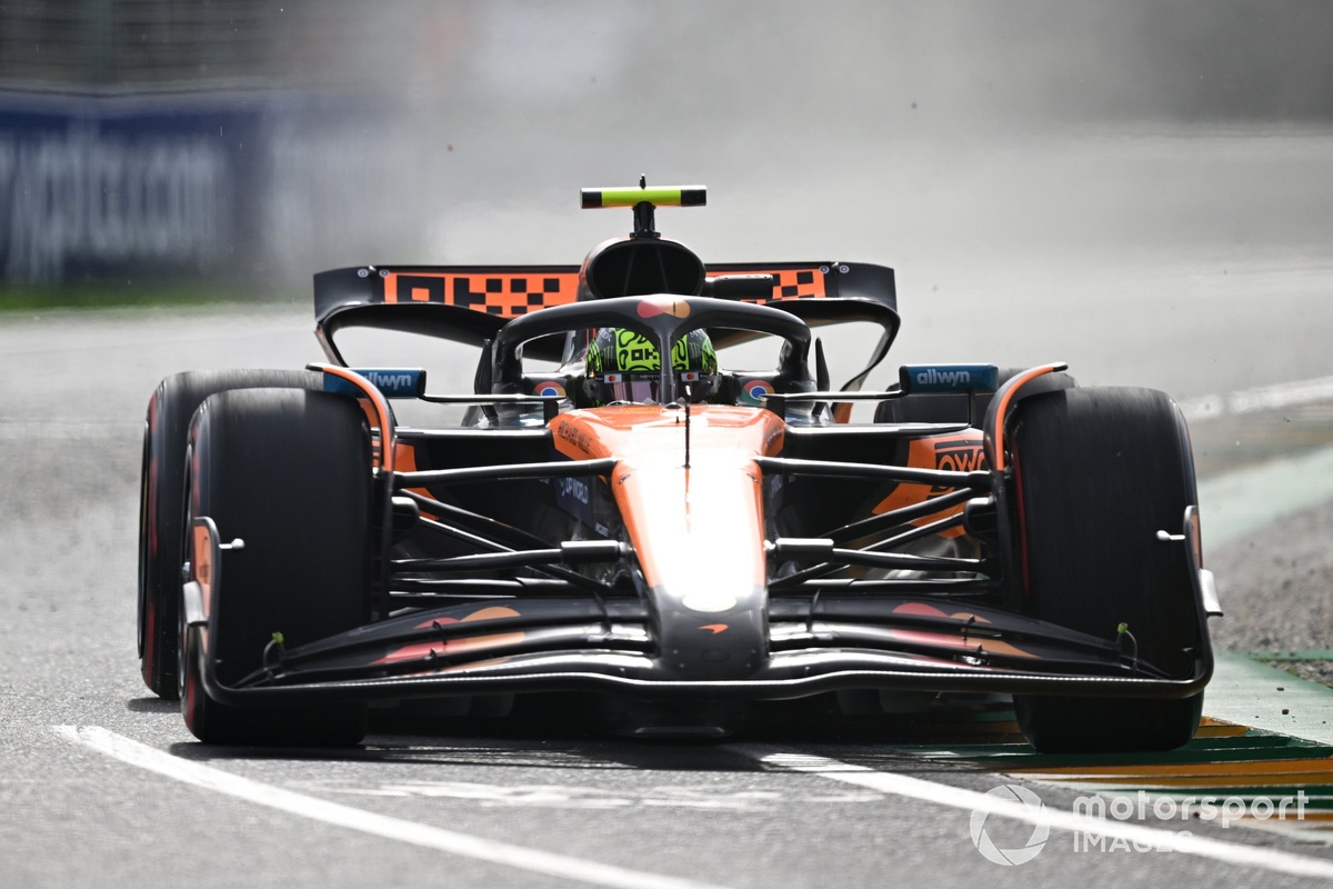 Norris legt vinger op zere plek na eerste trainingen: “Een worsteling”