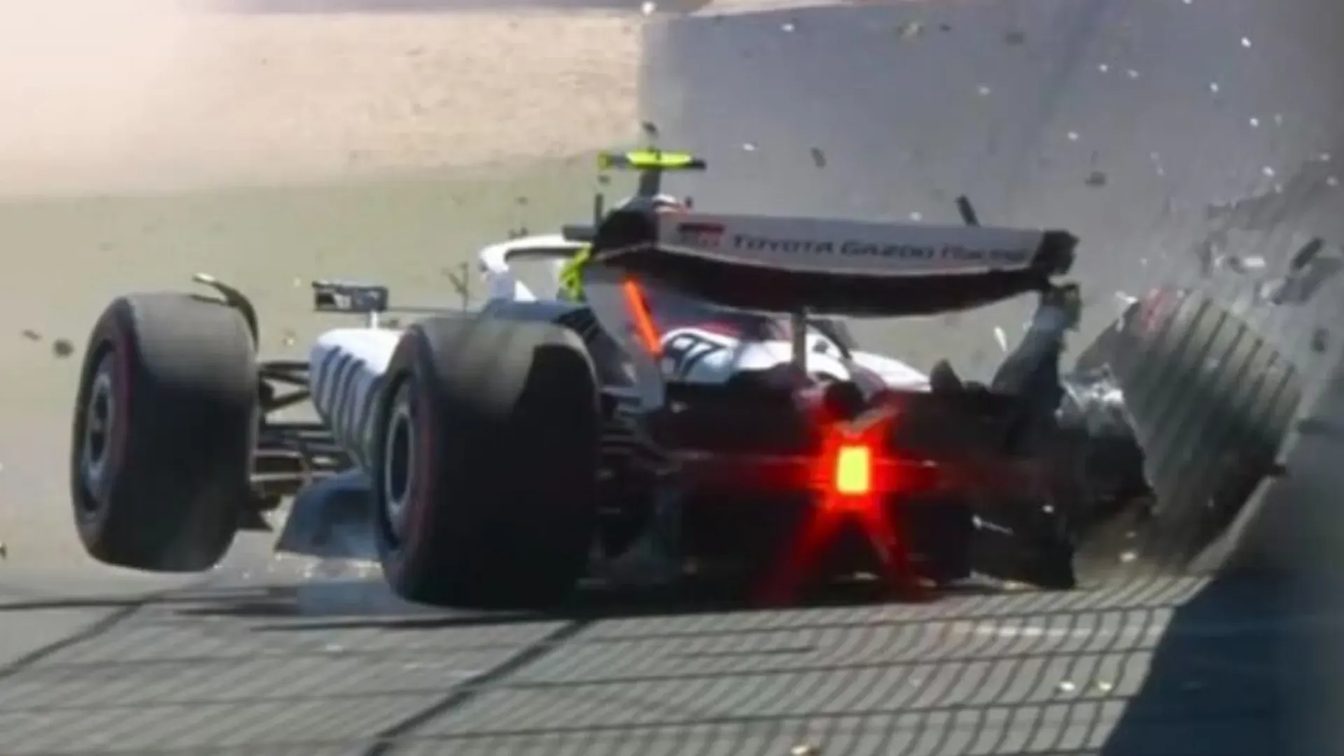 Premier accident de l'année en F1 : les photos du crash d'Oliver Bearman