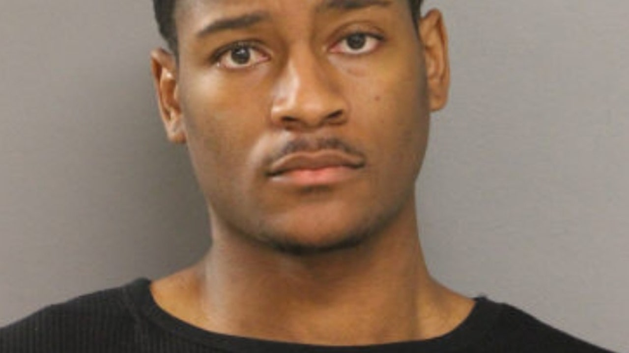 Chicago man arrested within an hour of robbing 65-year-old at gunpoint