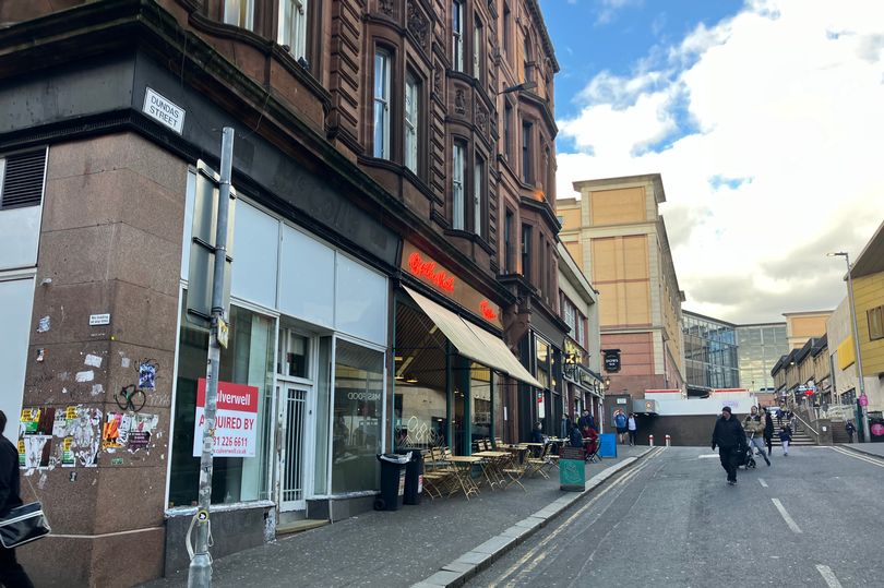 Glasgow restaurant worker who chased would-be-thief with kitchen knife ...