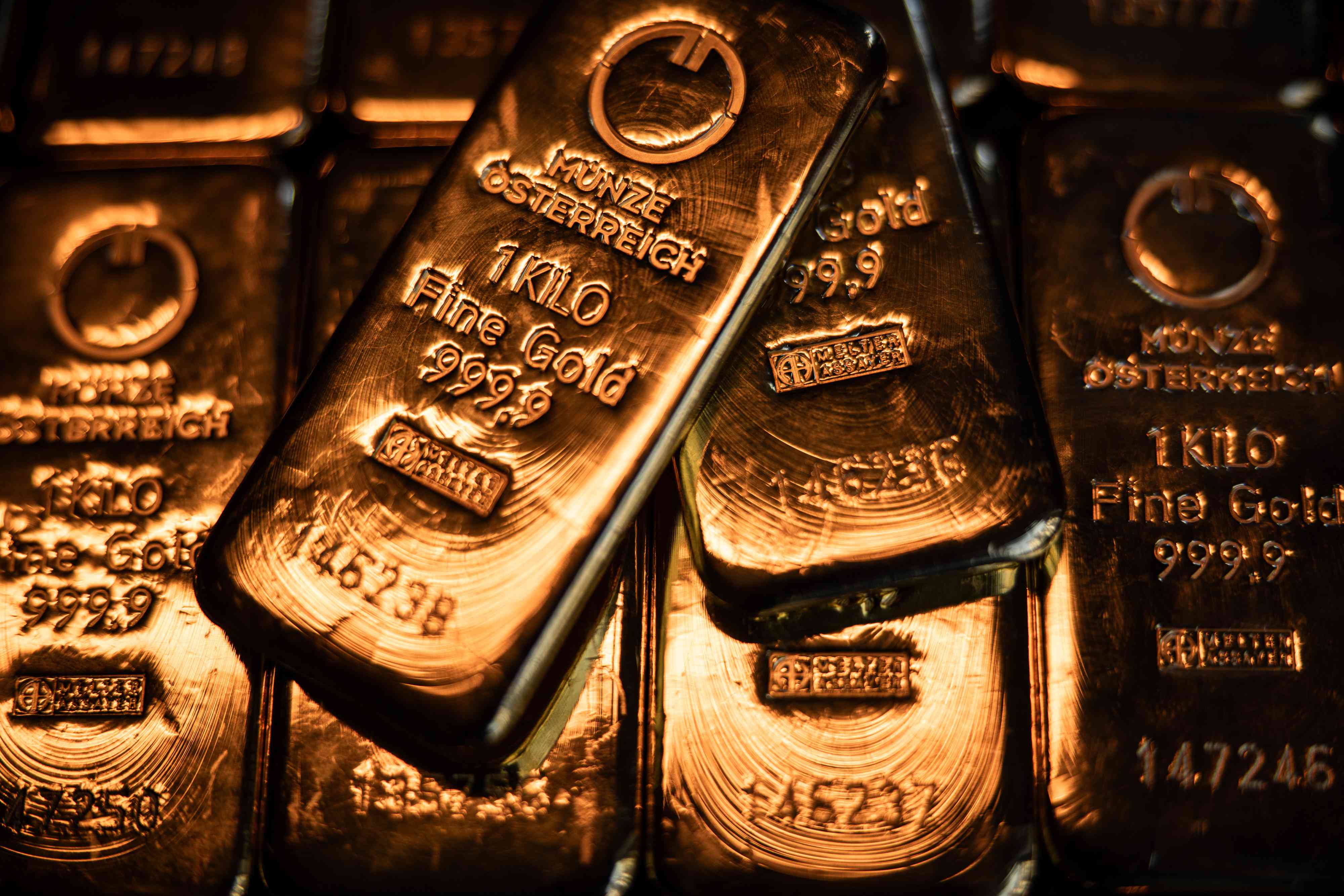 Why Did Gold Prices Surge To a Record This Week?