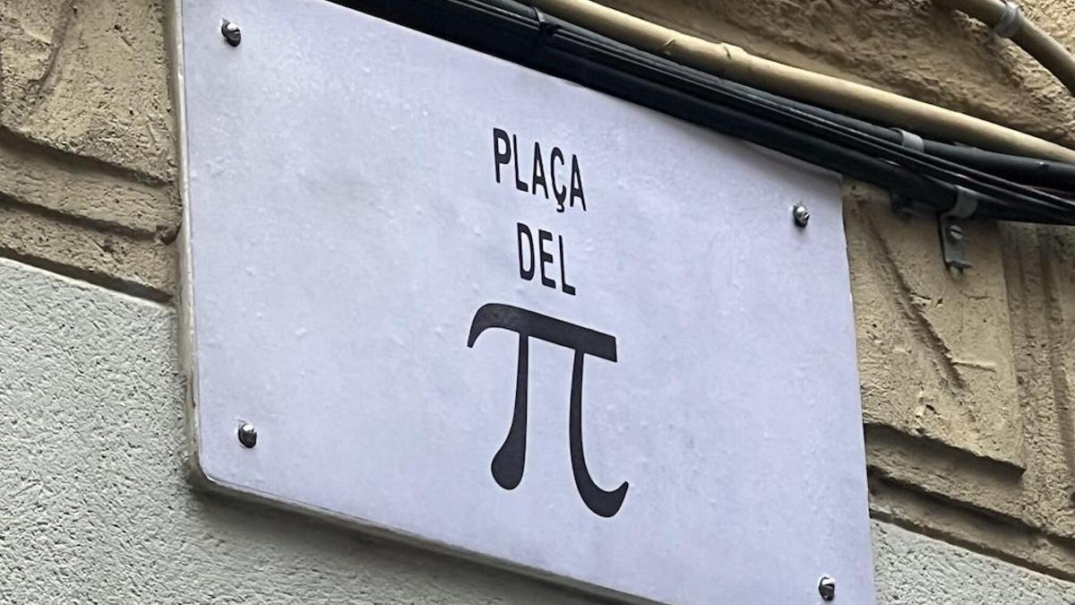 Colocan en Barcelona una placa con el símbolo Pi para celebrar el Día ...