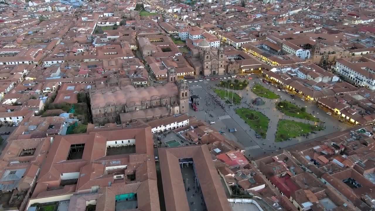 Andean Majesty: Capturing Cusco's Inca and Colonial Charms