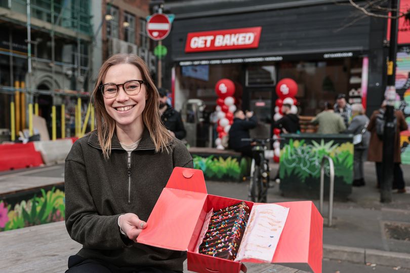 'I've been waiting years to try a viral 24-layer chocolate cake, but is ...
