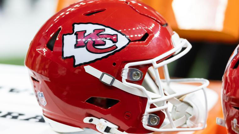 Chiefs sign former first-round defensive lineman from playoff team