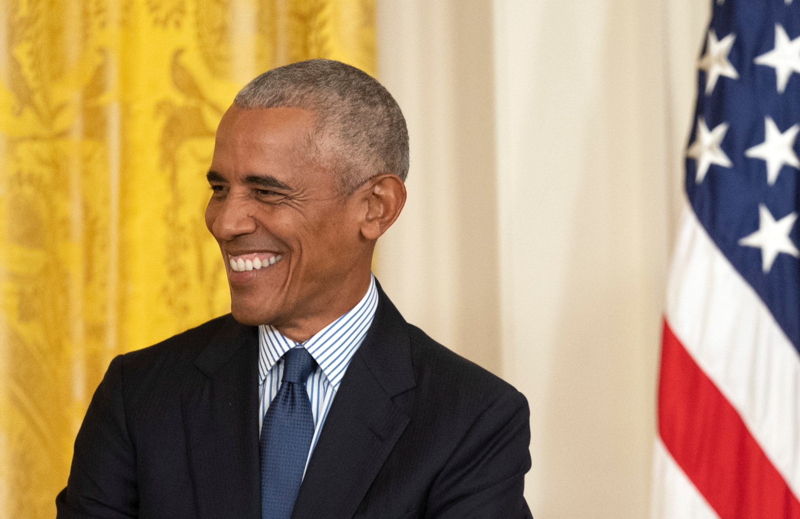 Funny moments of Obama making famous people laugh