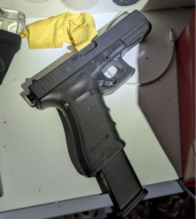 Feds accuse Milwaukee police officer of offering guns, helping street gang find rivals