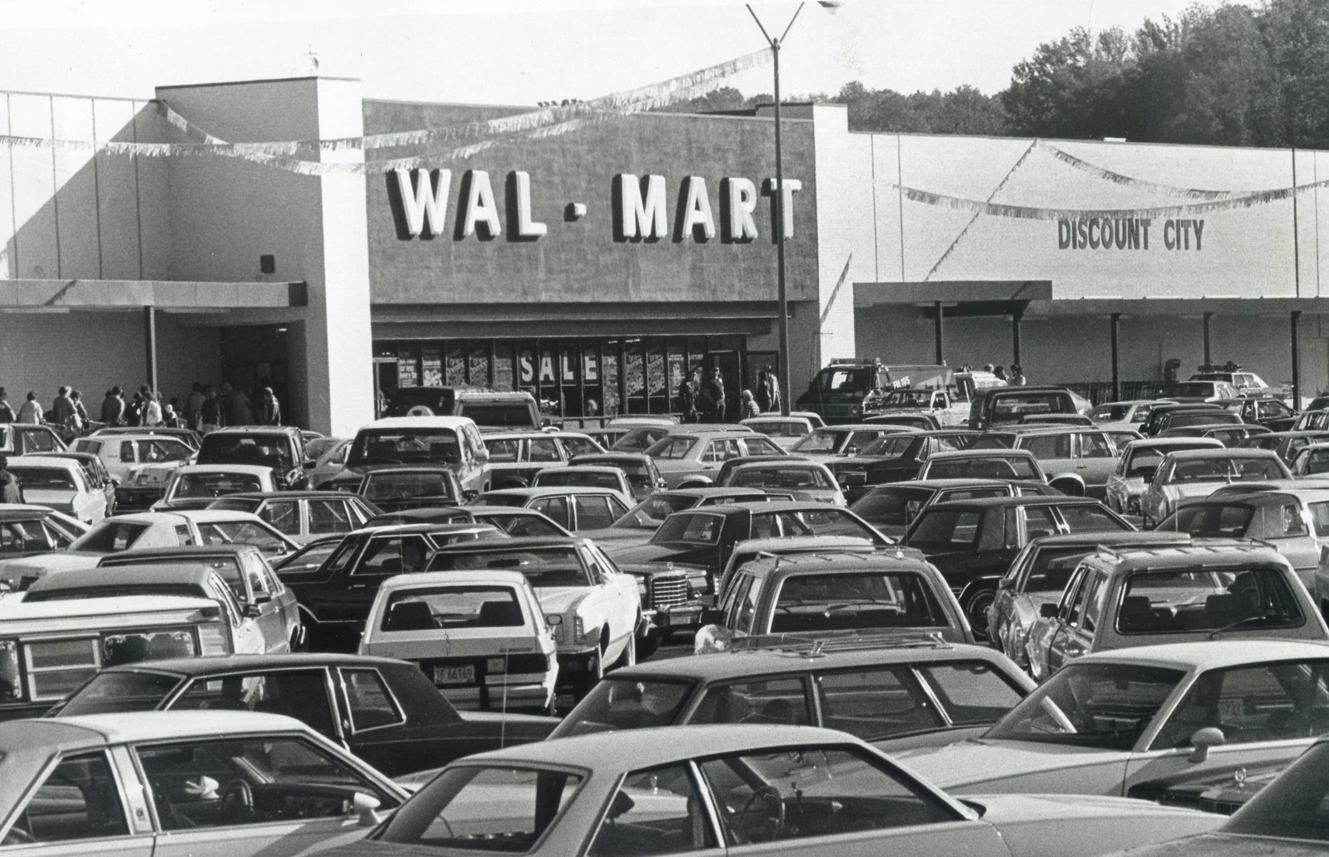 Discover America's Favorite Grocery Stores Through Amazing Retro Photos