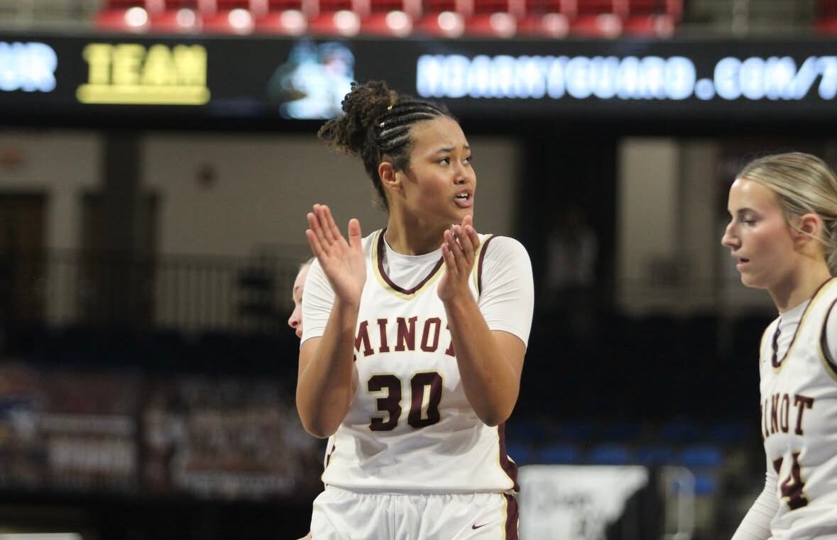 Minot’s LeeLee Bell breaks all-time AA girls scoring record
