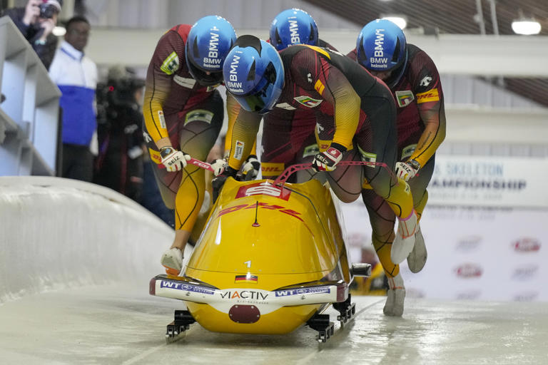 Friedrich leads 4-man world bobsled title race as weather takes its ...