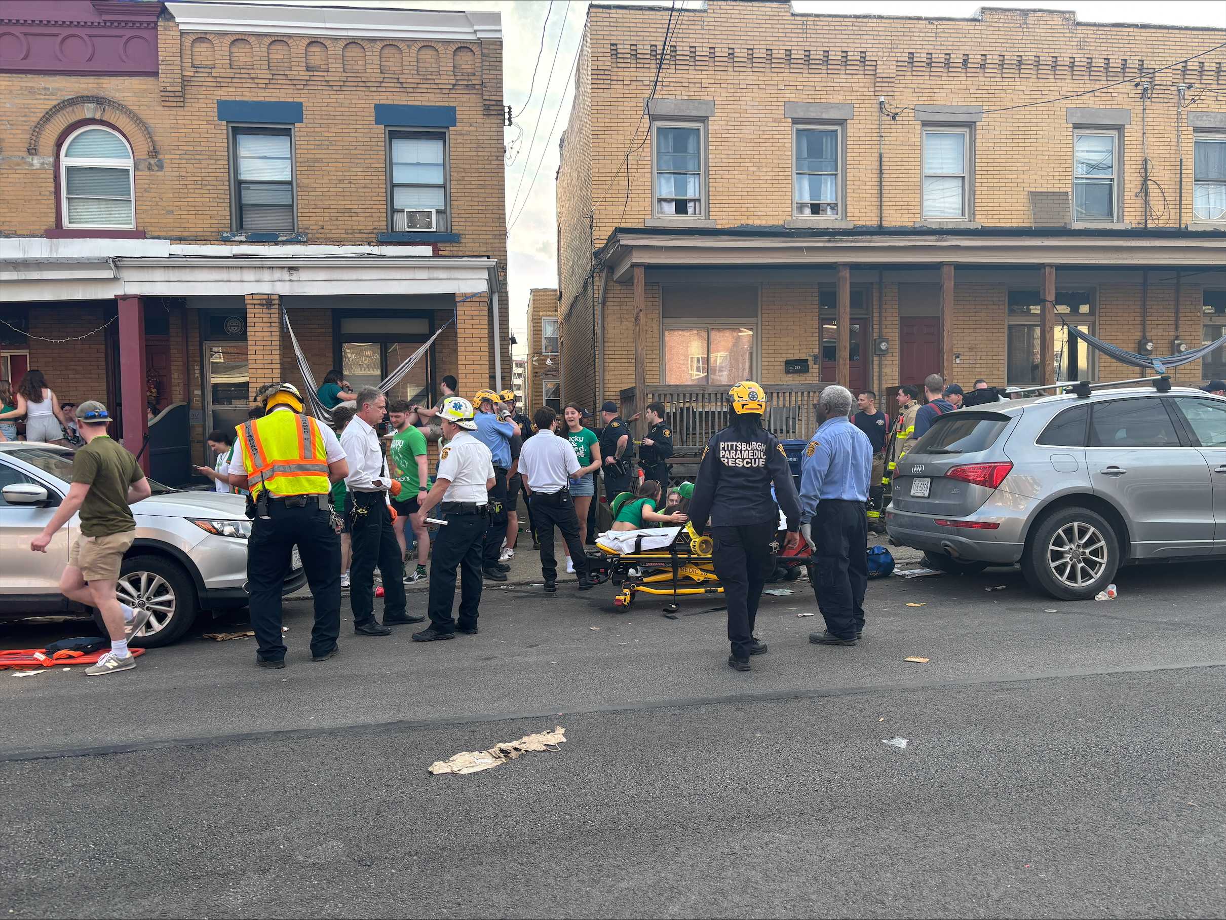 16 injured after porch roof collapses at home in Pittsburgh's Oakland ...
