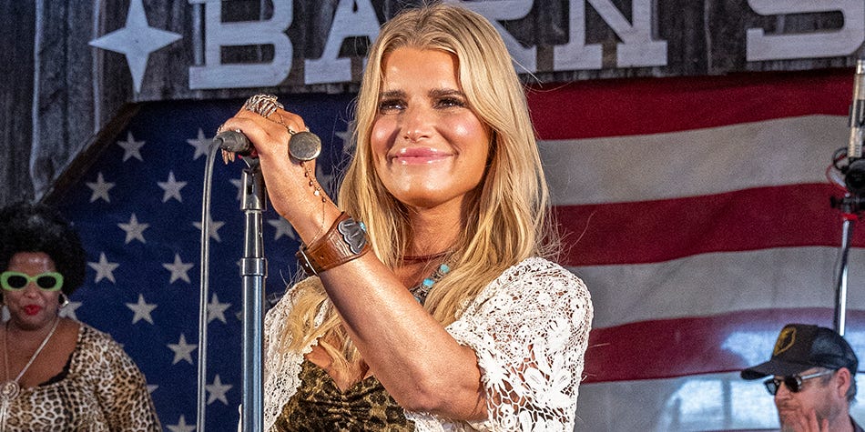 Jessica Simpson Gives Leopard Print a Boho Spin for a Surprise Performance