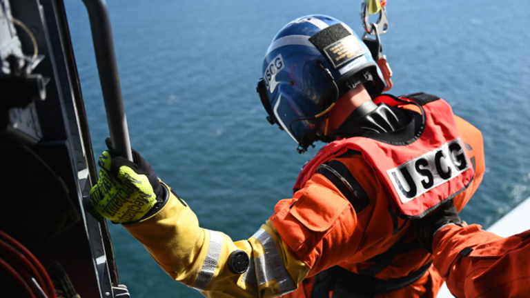 Florida man fails to resurface while freediving, U.S. Coast Guard crews ...