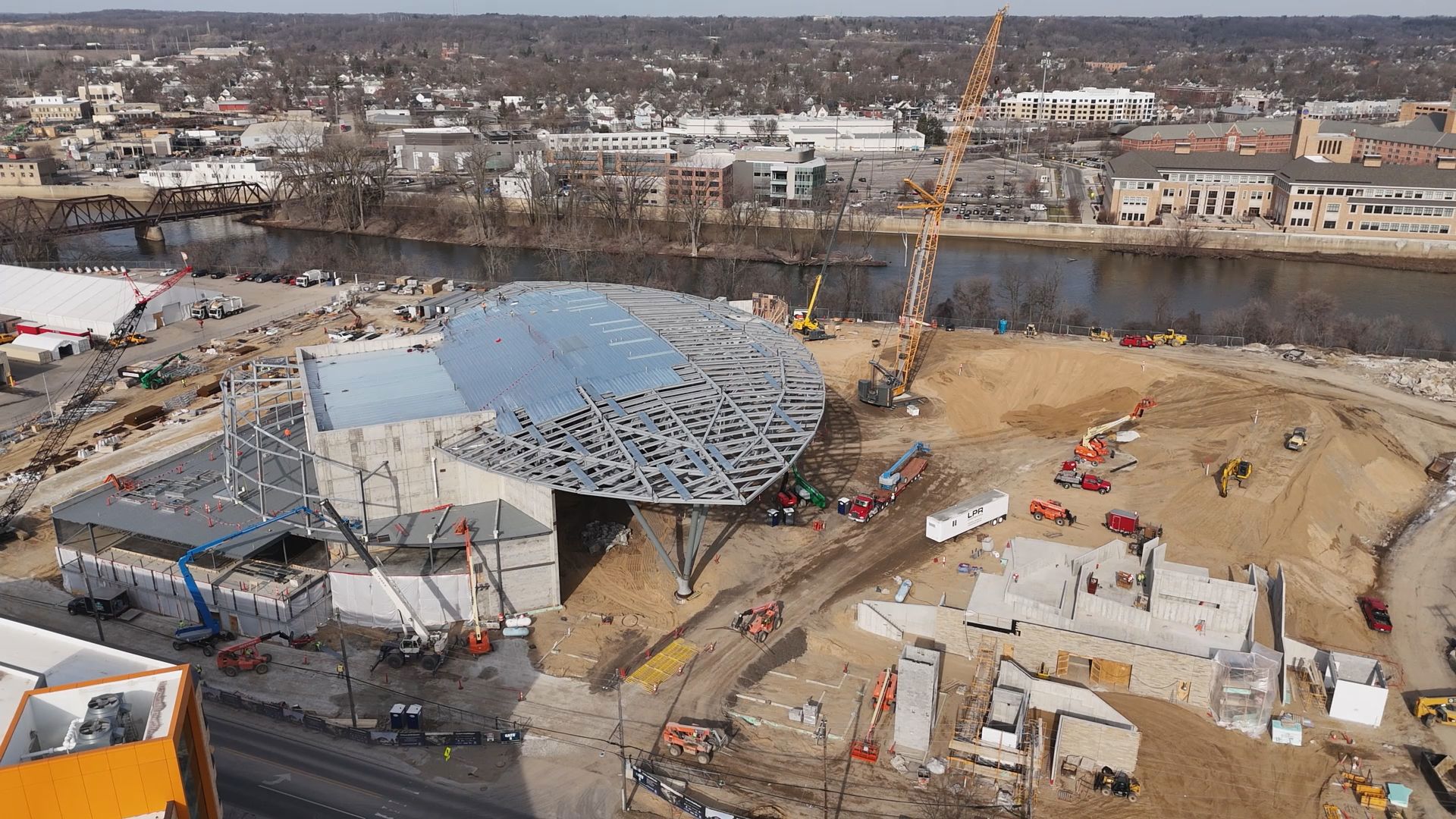 Drone video shows progress of Grand Rapids Acrisure Amphitheater ...