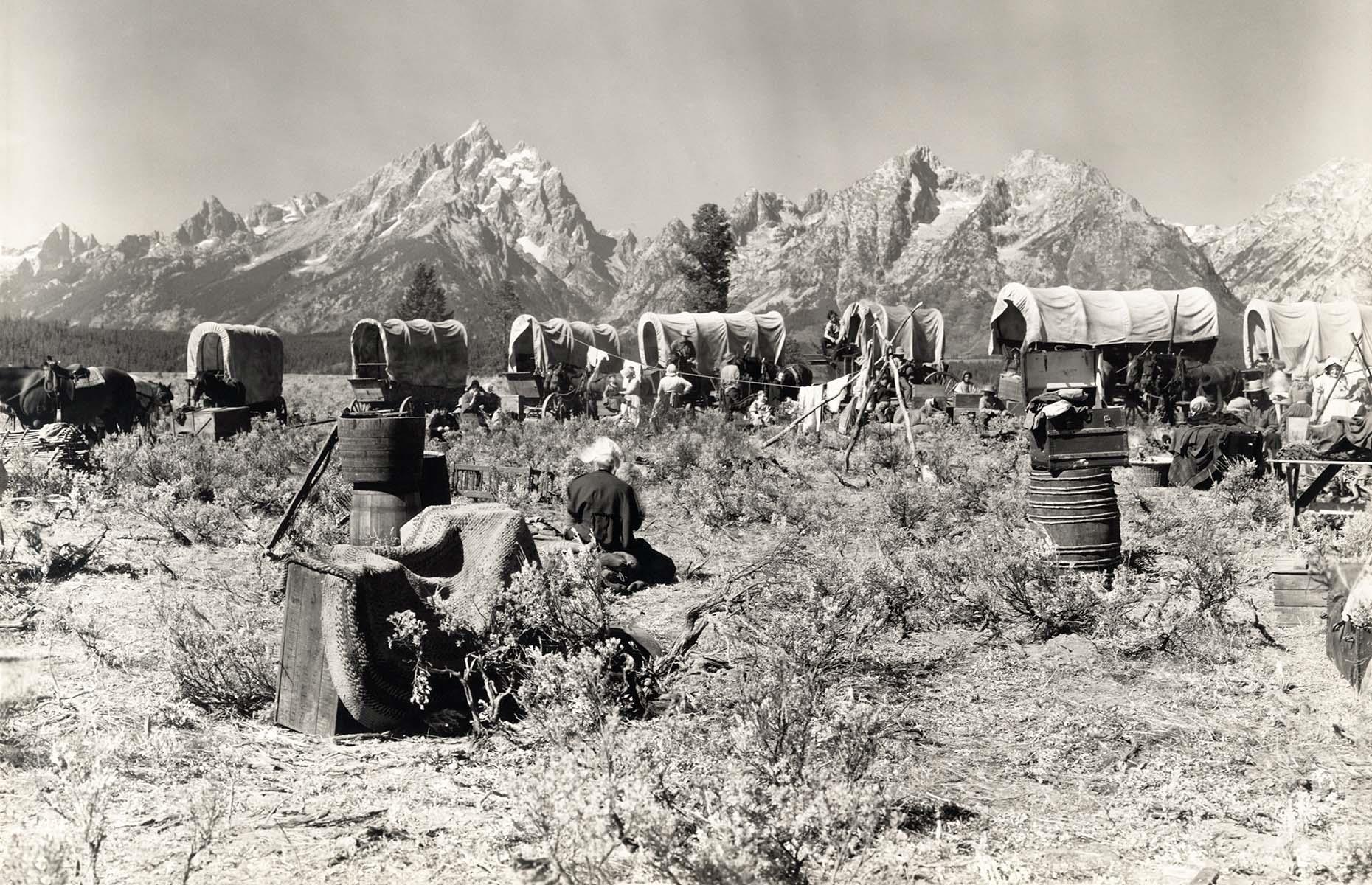 See American pioneer home life through vintage photos