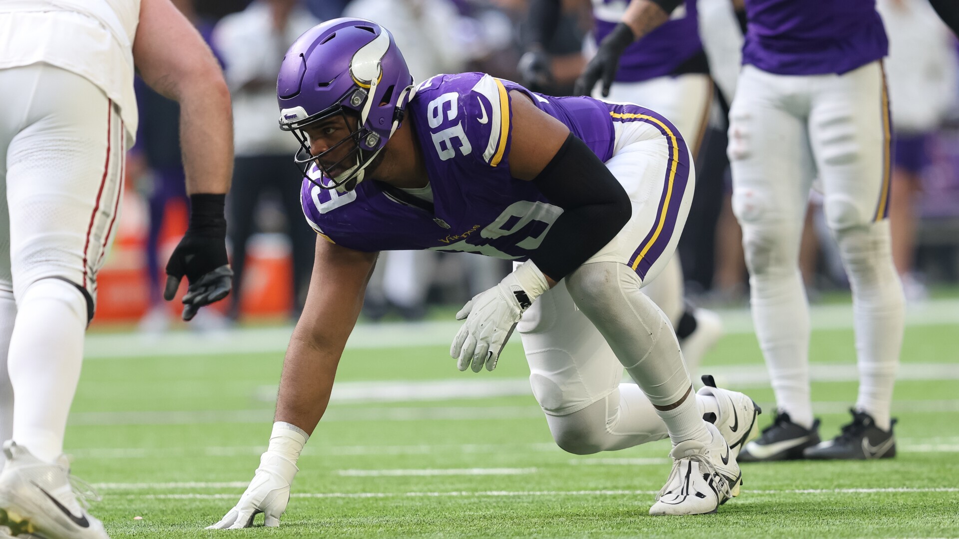 Chiefs sign defensive lineman Jerry Tillery