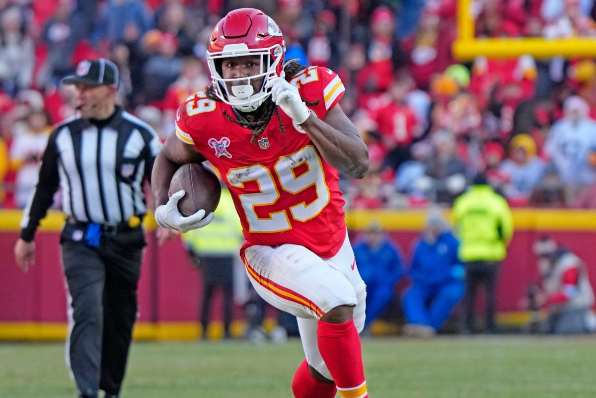 Kansas City Chiefs to re-sign running back Kareem Hunt