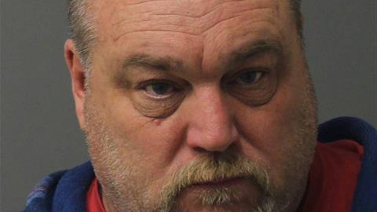 Maryland man punches United Airlines gate agent in the face at Dulles ...