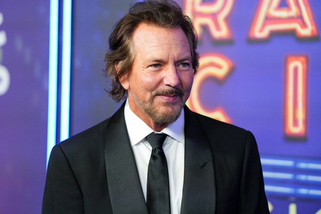 Eddie Vedder Will Present Seattle Mariners-San Diego Padres Rivalry ...