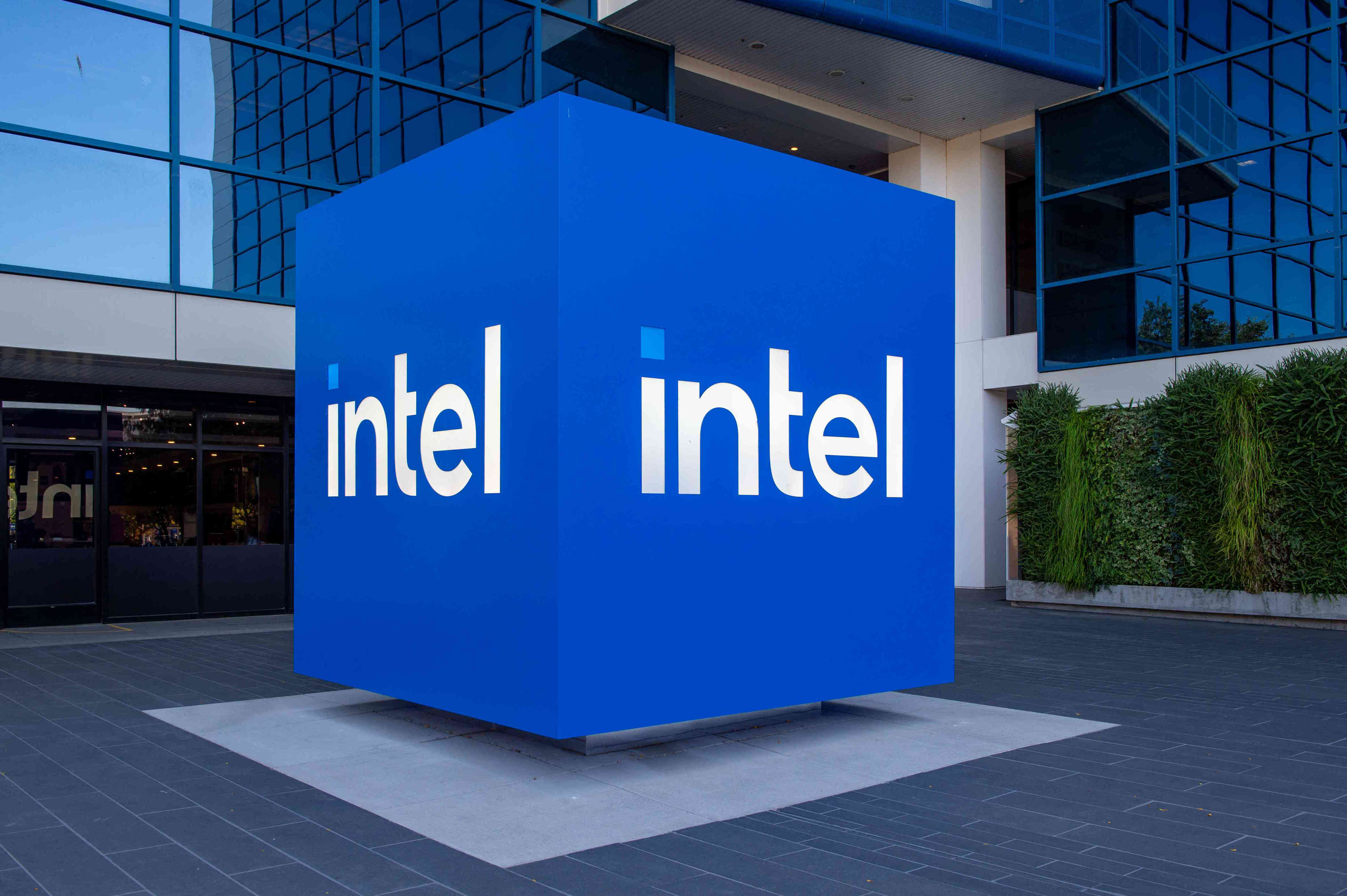How Intel Became the S&P 500’s Top Performer This Week