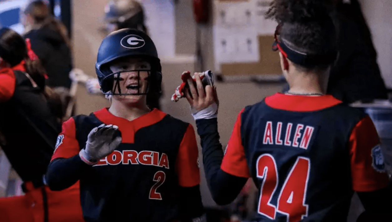 No. 17 Georgia hands No. 10 SC 5th-straight loss in 7-3 win