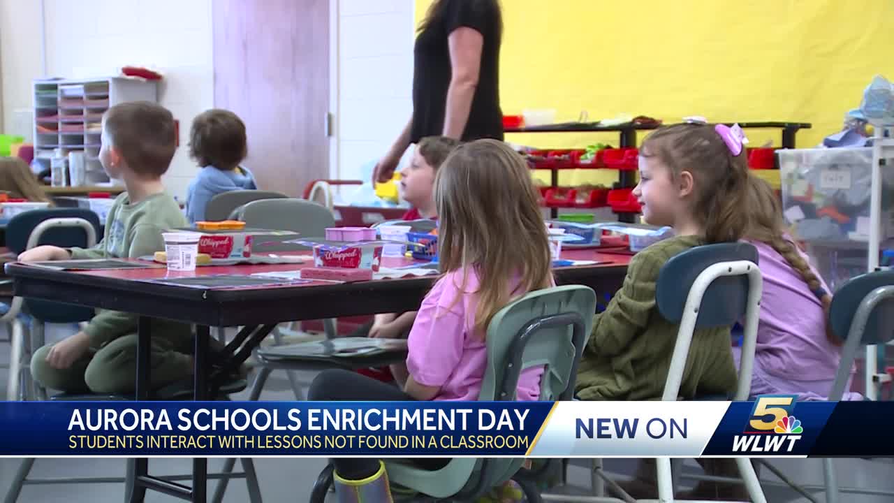 Students interact with unique lessons during Aurora Schools Enrichment Day