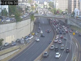 Crash on H-1 near Vineyard off-ramp slows westbound traffic