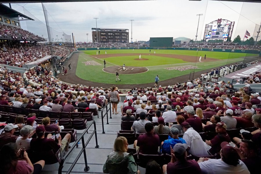 No. 11 Texas picks up first-ever SEC win, holds off late rally from ...