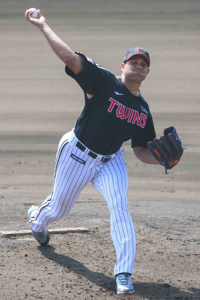 완벽하진 않았지만 무난했던 치리노스, SSG전 4.2이닝 2실점