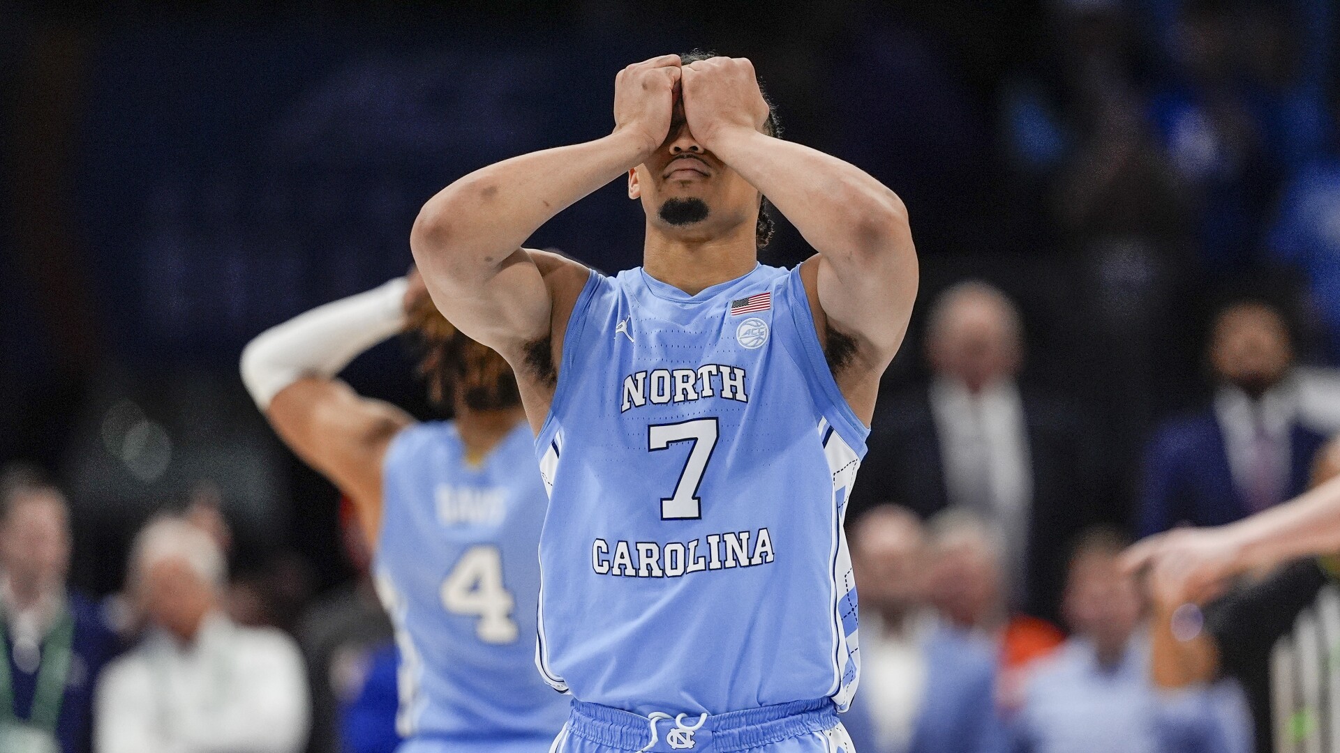 No. 1 Duke holds off furious North Carolina rally to win 74-71, reach ...