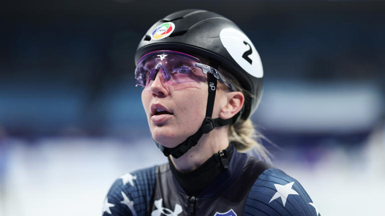 Kristen Santos-Griswold rests at short track worlds after relay collision
