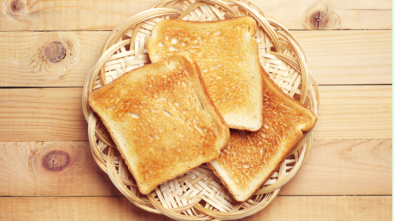 Toasted bread vs. plain bread: Which is healthier?