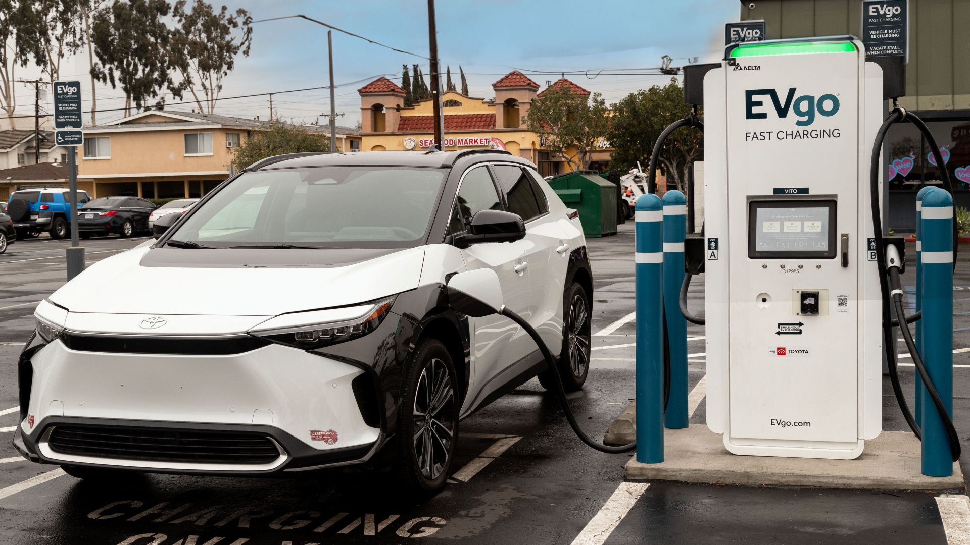 Toyota Opens First DC Fast Chargers With EVgo, With Impressive Capabilities