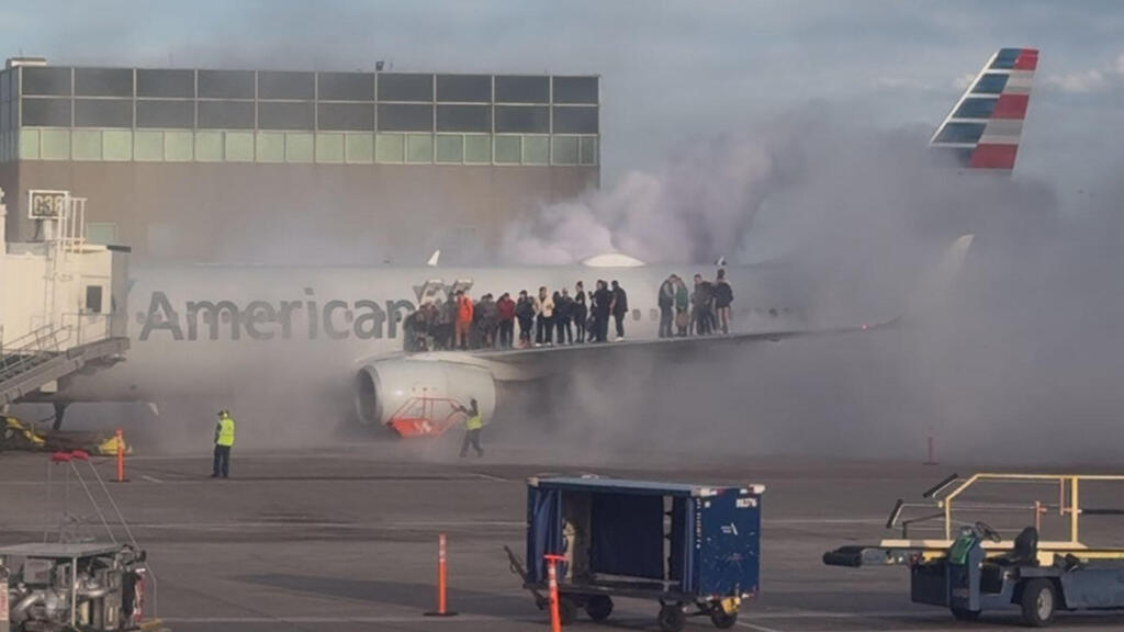 12 passengers rushed to hospital after American Airlines plane catches ...