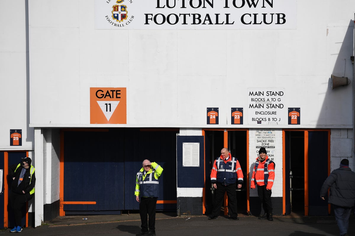 Luton Town vs Bristol City LIVE: Championship team news, line-ups and more