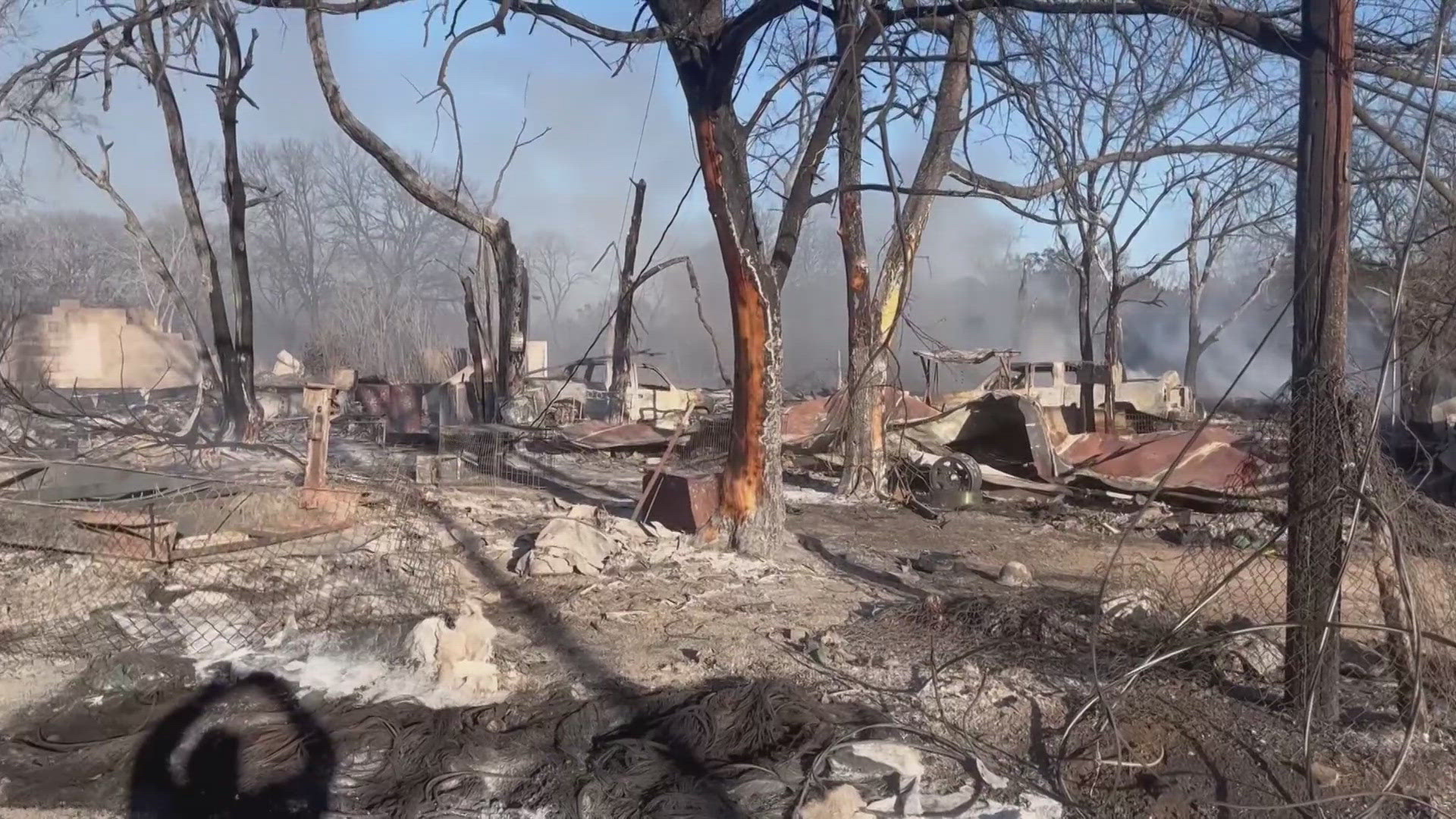 Lifelong resident helps neighbors amid Bandera's Saddle Fire devastation