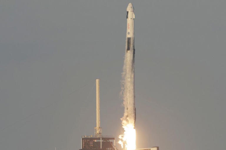 SpaceX launch viewers say 'bring those folks home' and 'pray' for crew ...