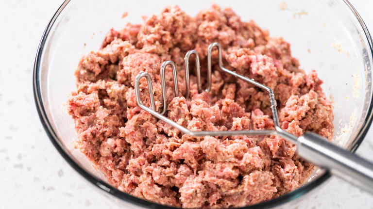 The Best Tool To Break Up Ground Beef Isn't Your Spatula
