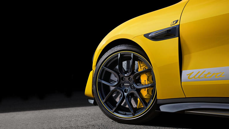 Xiaomi začalo prodávat brutální elektromobil Ultra, navíc za ...