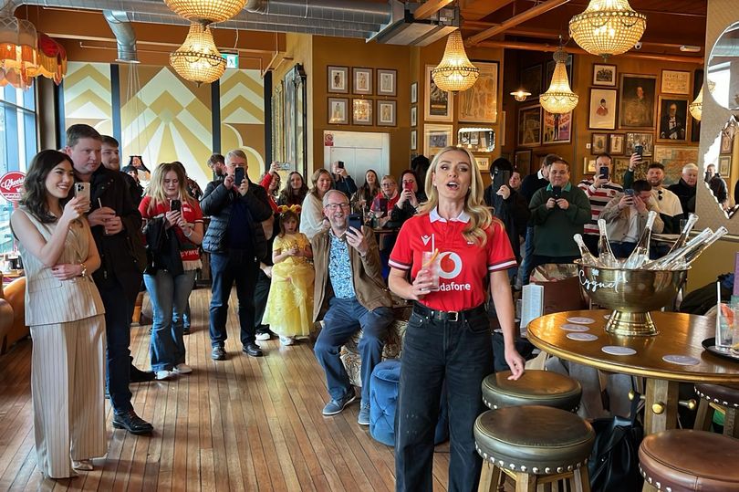 Katherine Jenkins turns up at packed pub ahead of Wales v England and ...