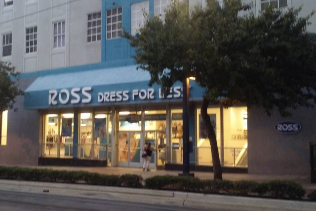 Ross abrió nuevas tiendas en California, Florida, Texas y otros estados ...