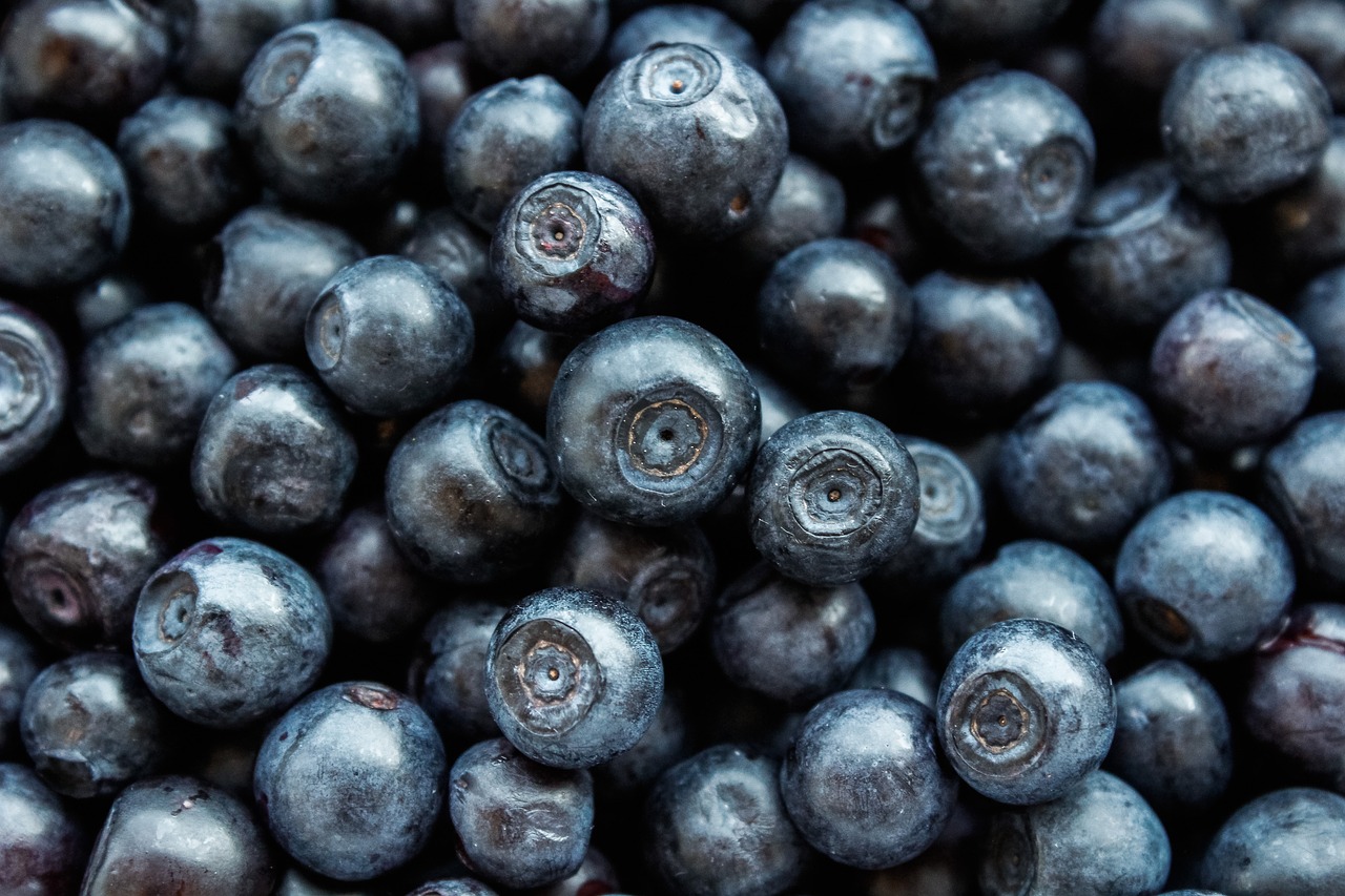 A Guide to the Healthiest Berries for Every Meal