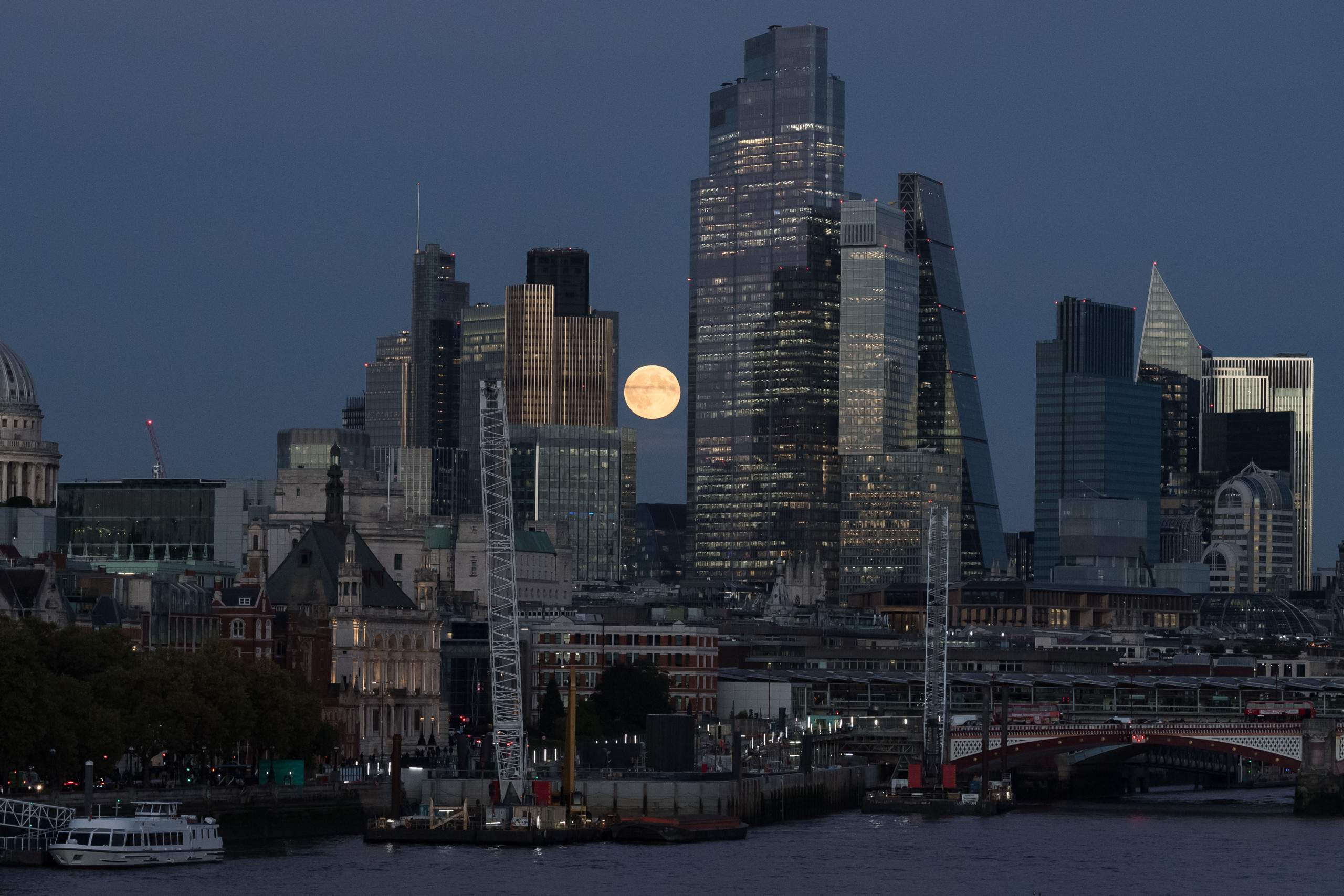 The 25 most stunning skylines in the world