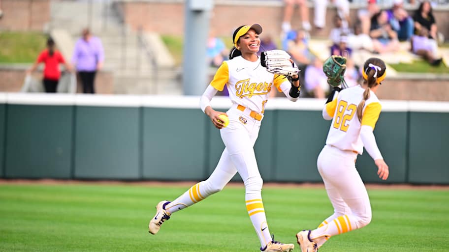 How It Happened: No. 4 LSU Softball Earns Impressive 4-1 Victory Over ...