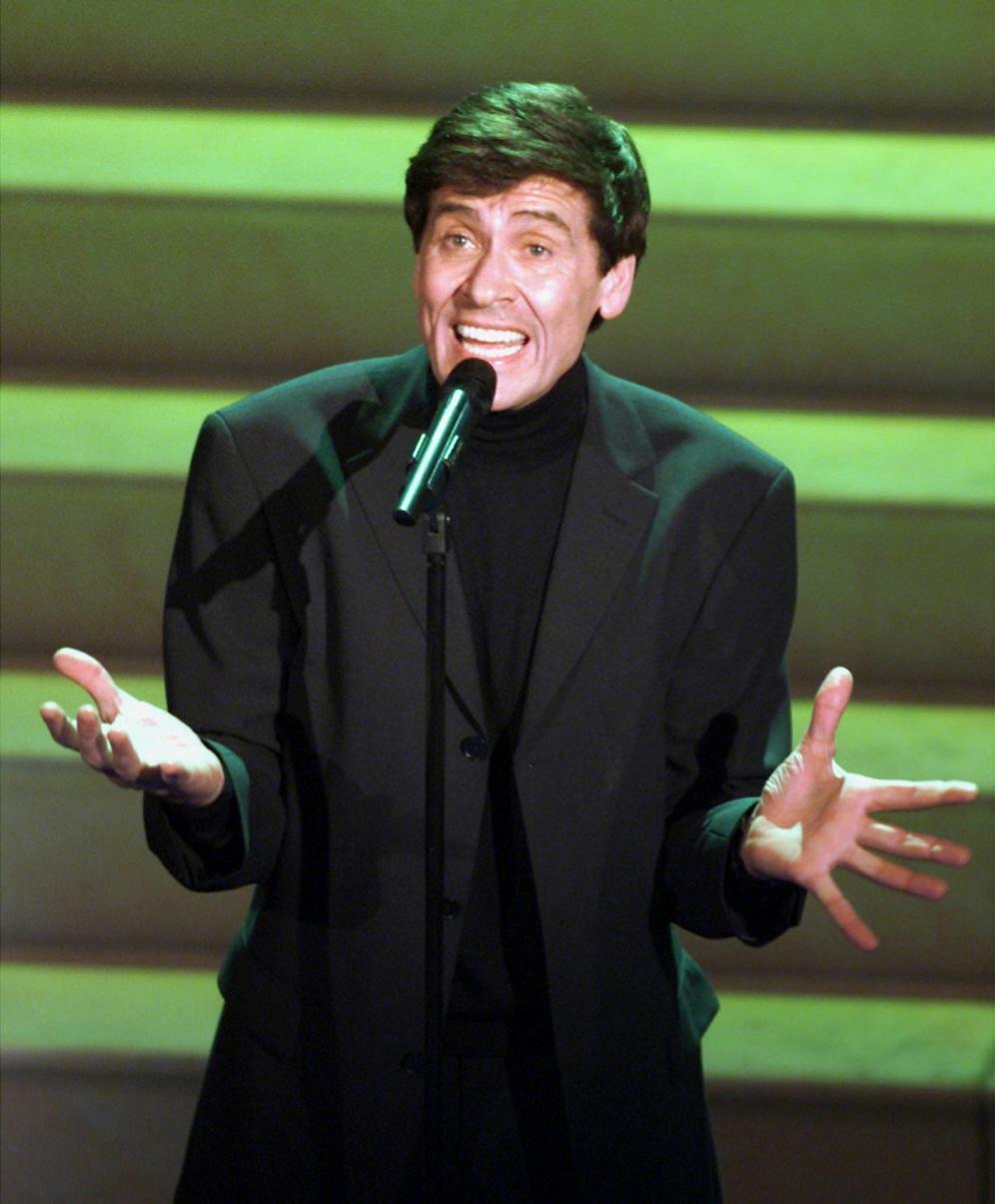 Gianni Morandi a C'è Posta per Te, chi è? Età, dove vive, la moglie, i ...