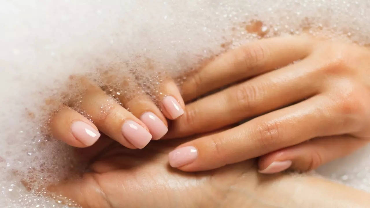 Minimalist manicure alert: What are soap nails? Know all about the soft ...