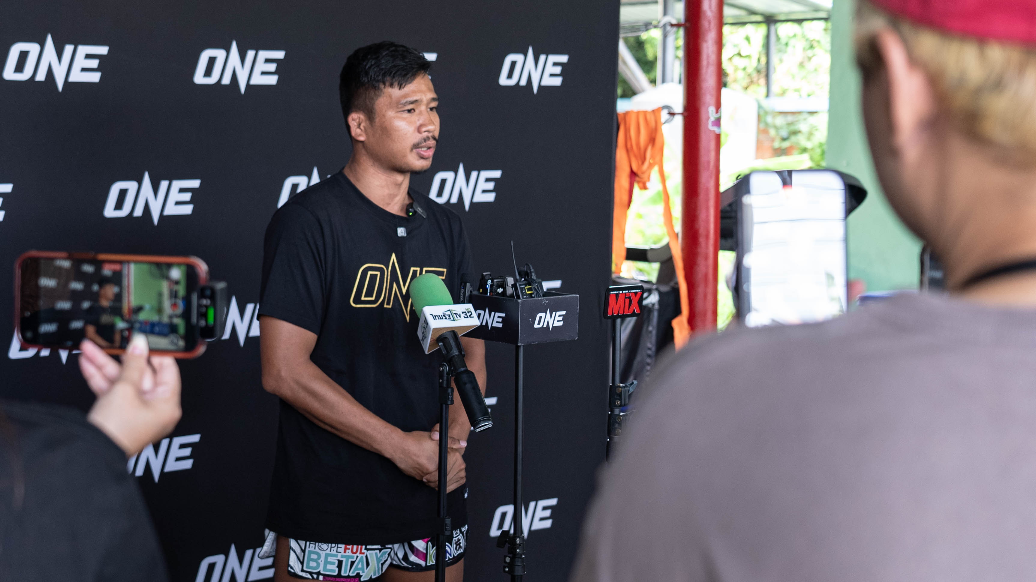 ตั้งใจจบไม่ครบยก “ซุปเปอร์เล็ก” ฟิตเต็มถังพร้อมย้ำชัย “นาบิล” รักษาเข็มขัดมวยไทย ในศึก ONE 172